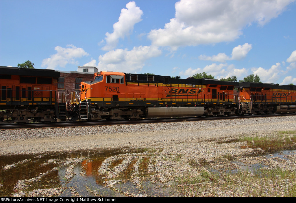 BNSF 7520